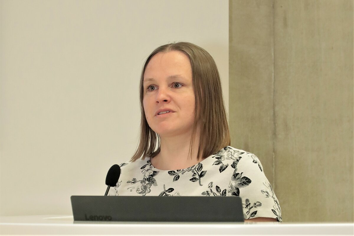 Signe Mežinska publiskā lekcijā skaidros bioētikas problēmas daiļliteratūrā